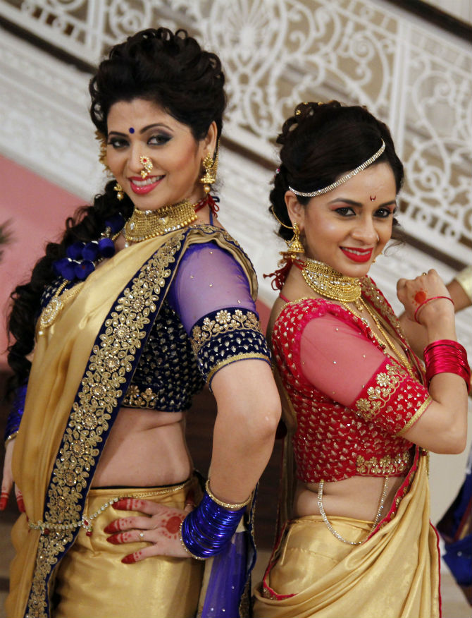 दिपाली – सुखदाची जुगलबंदी - Marathi News | Deepali Sayyad And Sukhada ...