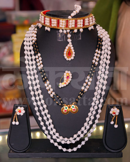 PHOTOS: happy makar sankranti 2018 art of hand made halwyache dagine in ...