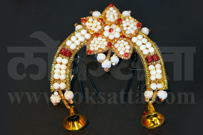 PHOTOS: happy makar sankranti 2018 art of hand made halwyache dagine in ...