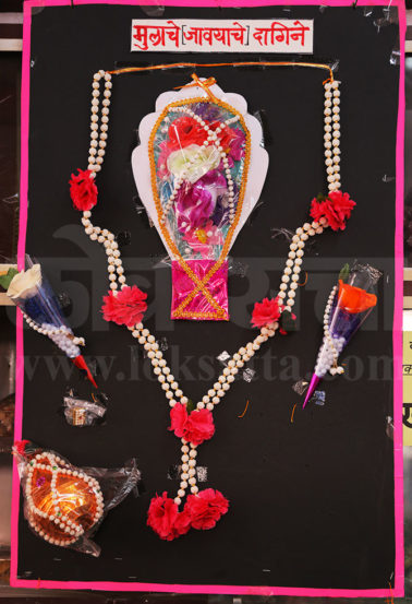 PHOTOS: happy makar sankranti 2018 art of hand made halwyache dagine in ...